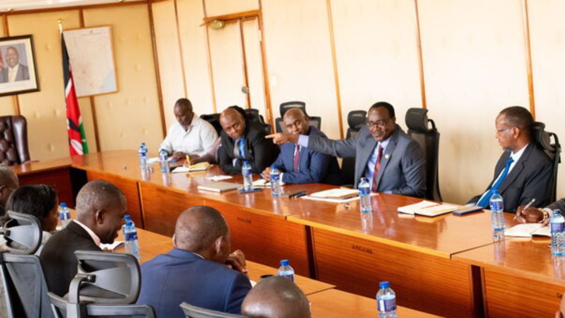SRC Under Fire as University Pay Negotiations Hit a Dead End - FlashNews